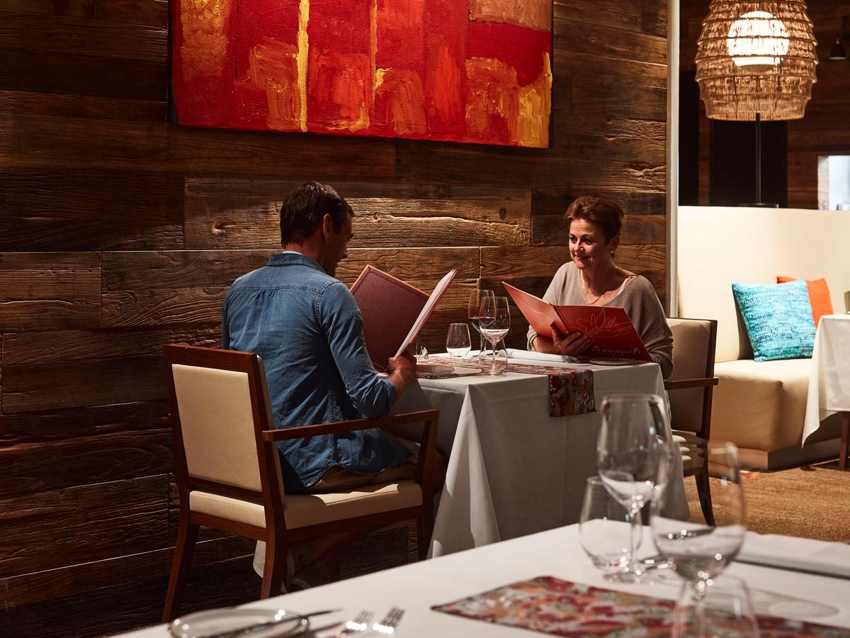 Love in the Red Centre: Your 4-Day Romantic Uluru Getaway | Ayers Rock ...